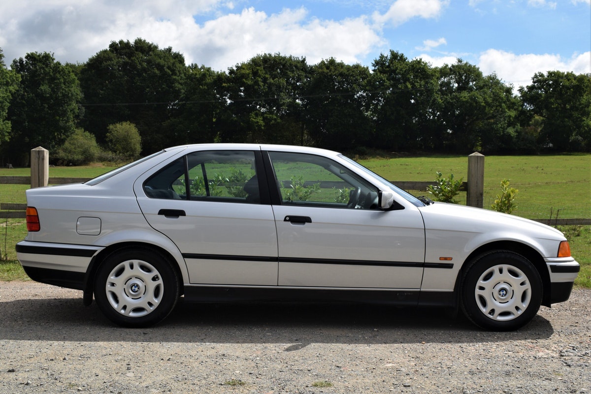 Be the envy of the 90s car park with this BMW 318i | Hagerty UK