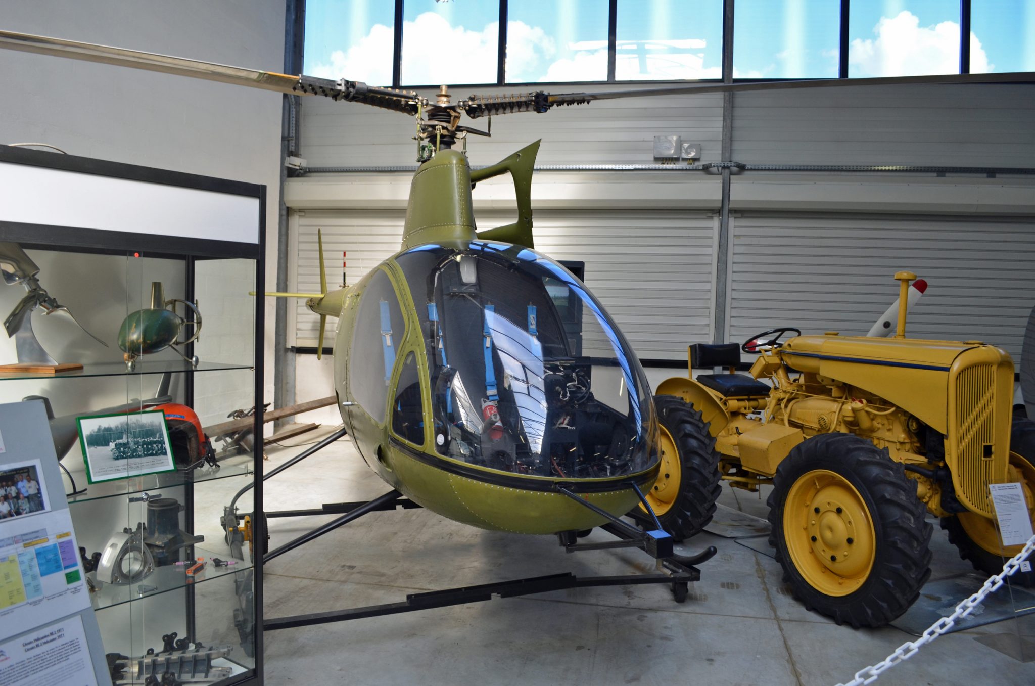 Citroën built and tested a helicopter with twin-rotor Wankel power ...