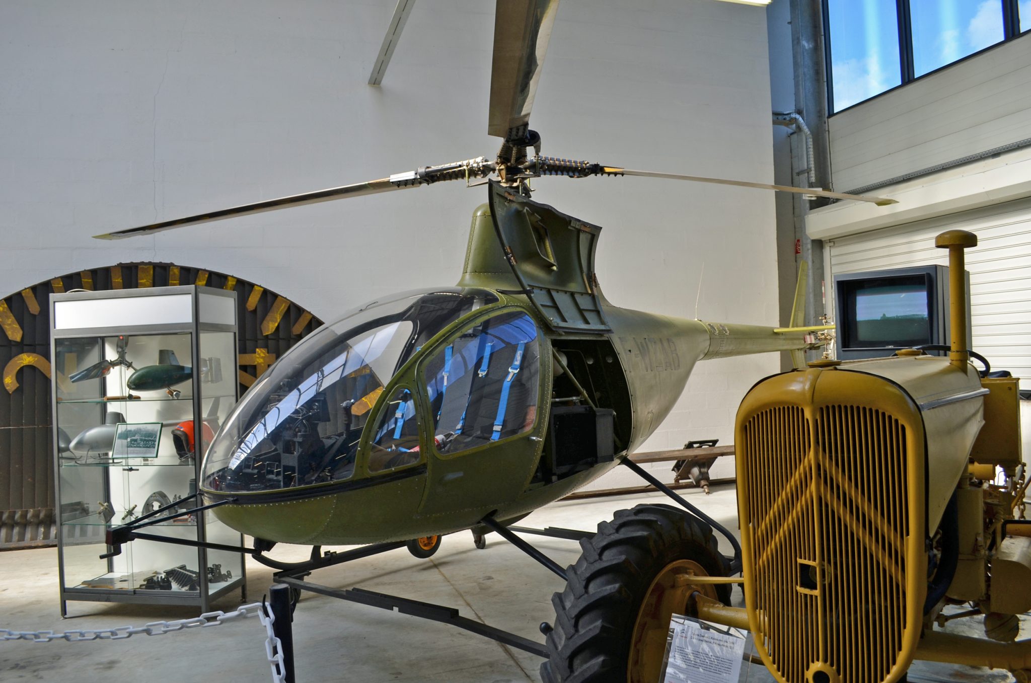 Citroën built and tested a helicopter with twin-rotor Wankel power ...