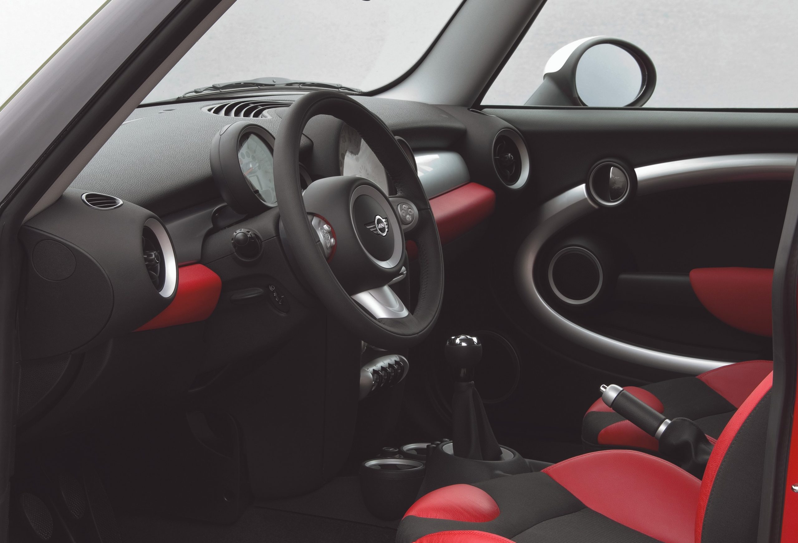 Future classic: MINI Cooper (R50) | Hagerty UK