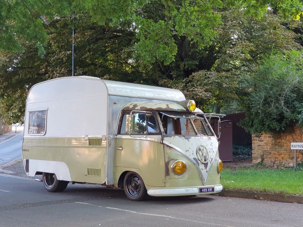 Your classics: The Thompsons and their 1961 Volkswagen T2 split screen ...