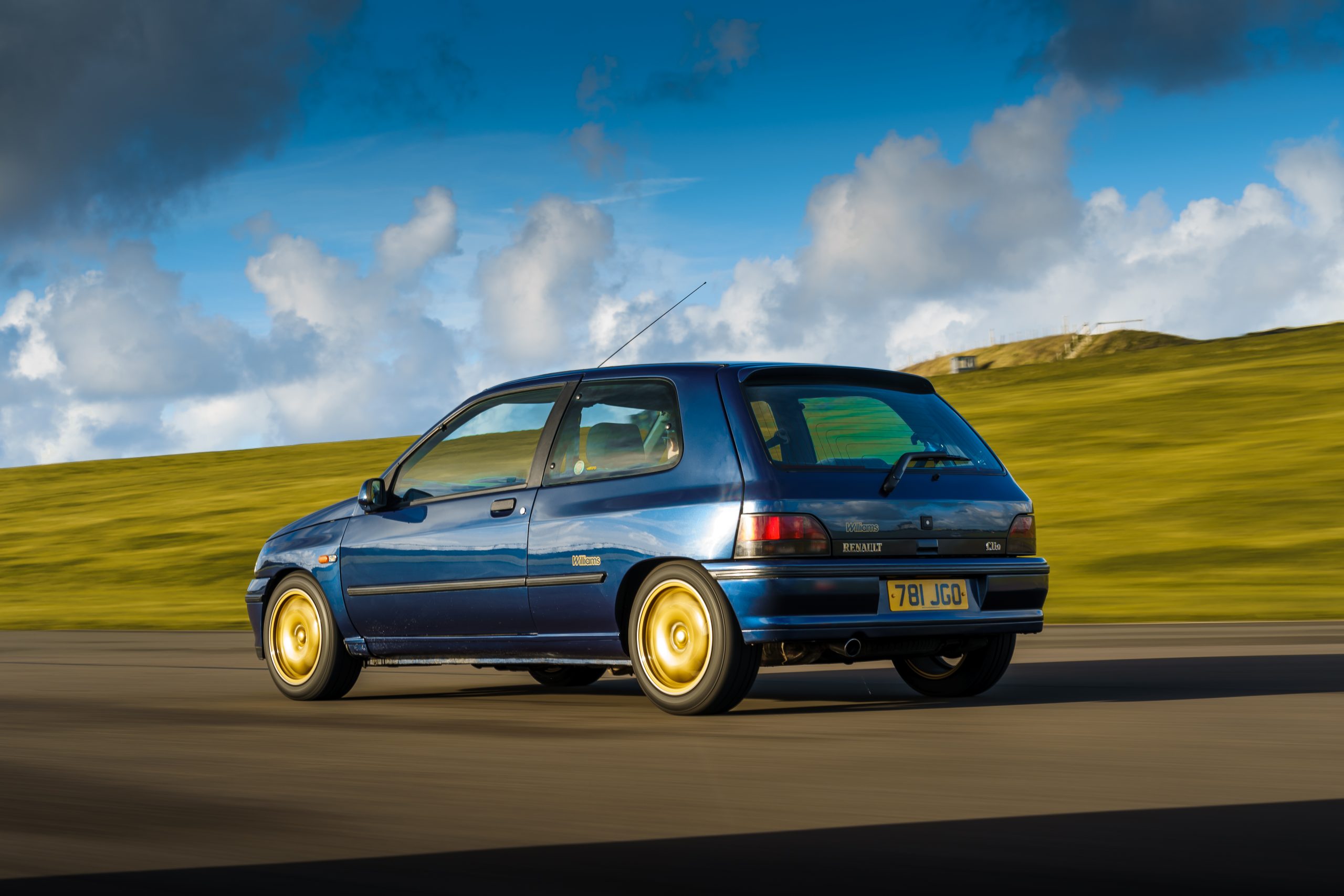 Renault Clio Williams video: "That wonderful feeling of a big engine in ...