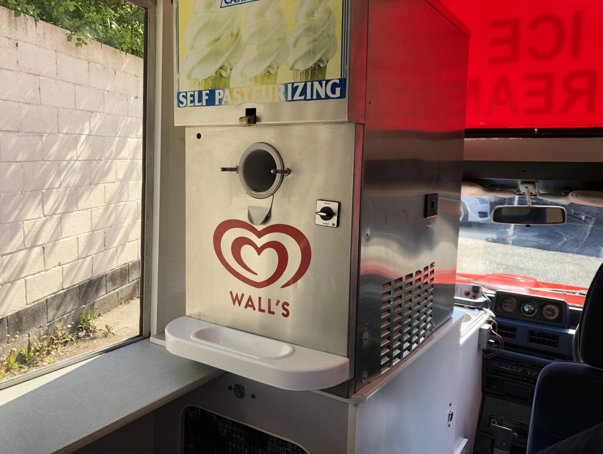 This Mitsubishi Pajero ice cream van is perfect for wilderness snack ...