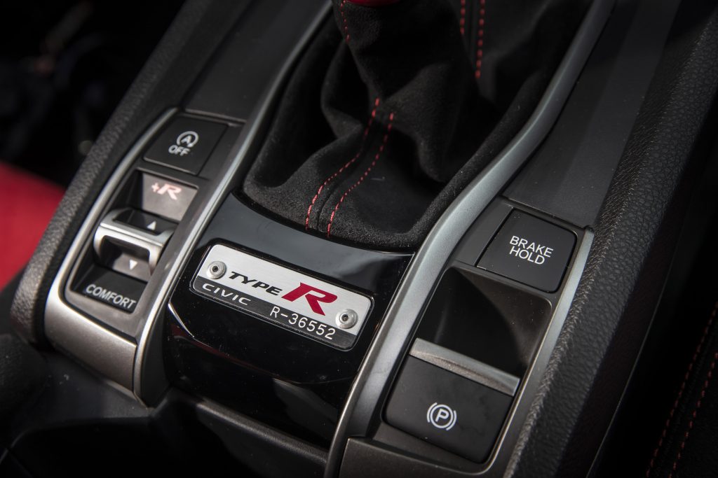 Retro Rewind: Honda Integra Type-R vs Honda Civic Type-R | Hagerty UK