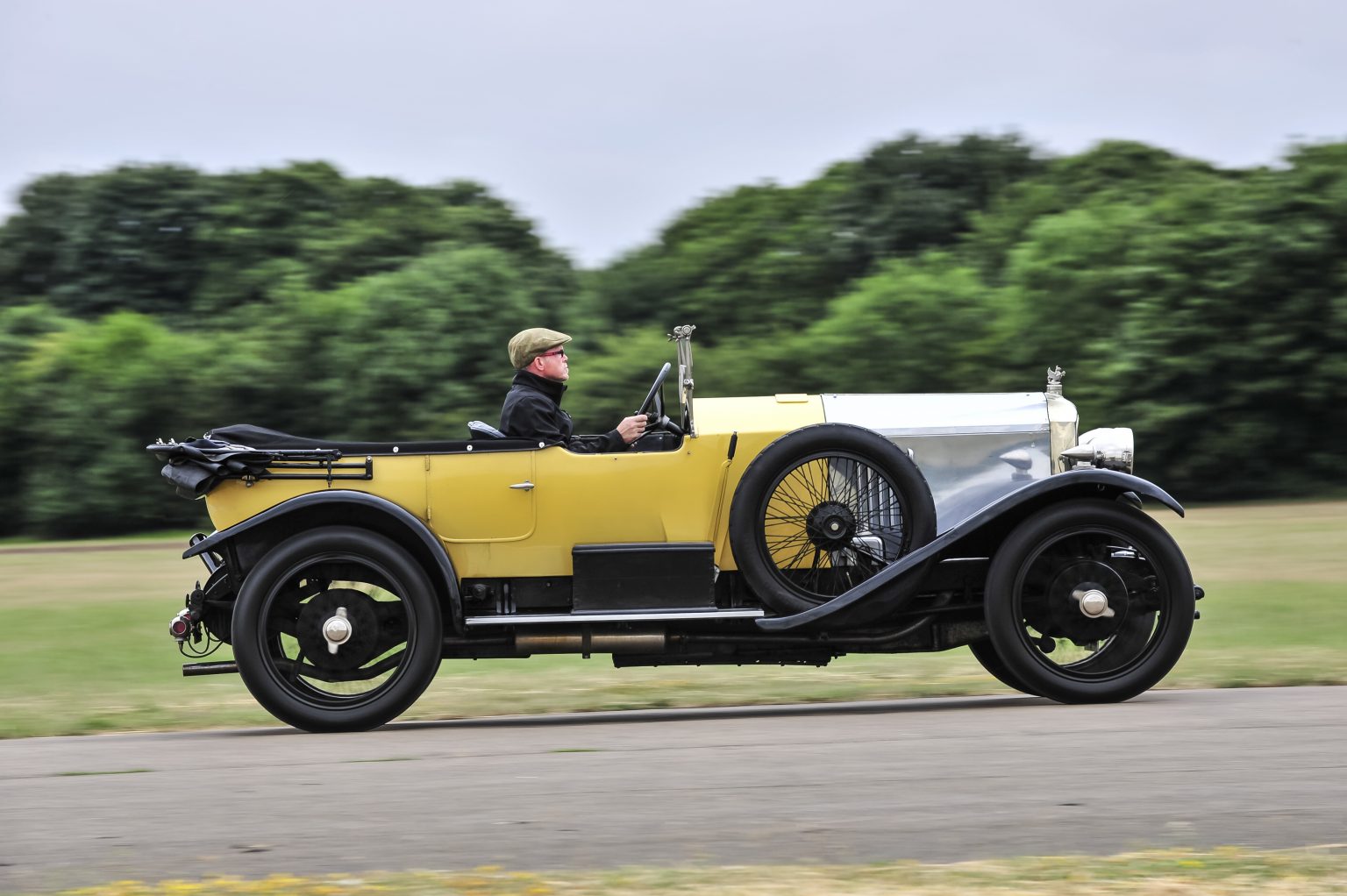 Driving Britain's first ton-up car: Vauxhall's 'Car of grace that sets ...