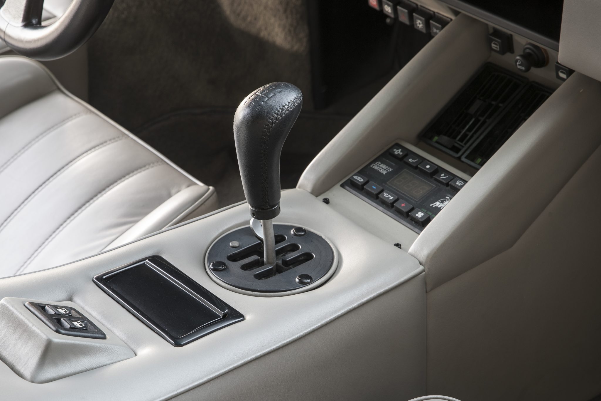 Driving the Greats: The Lamborghini Countach is terrifying and ...