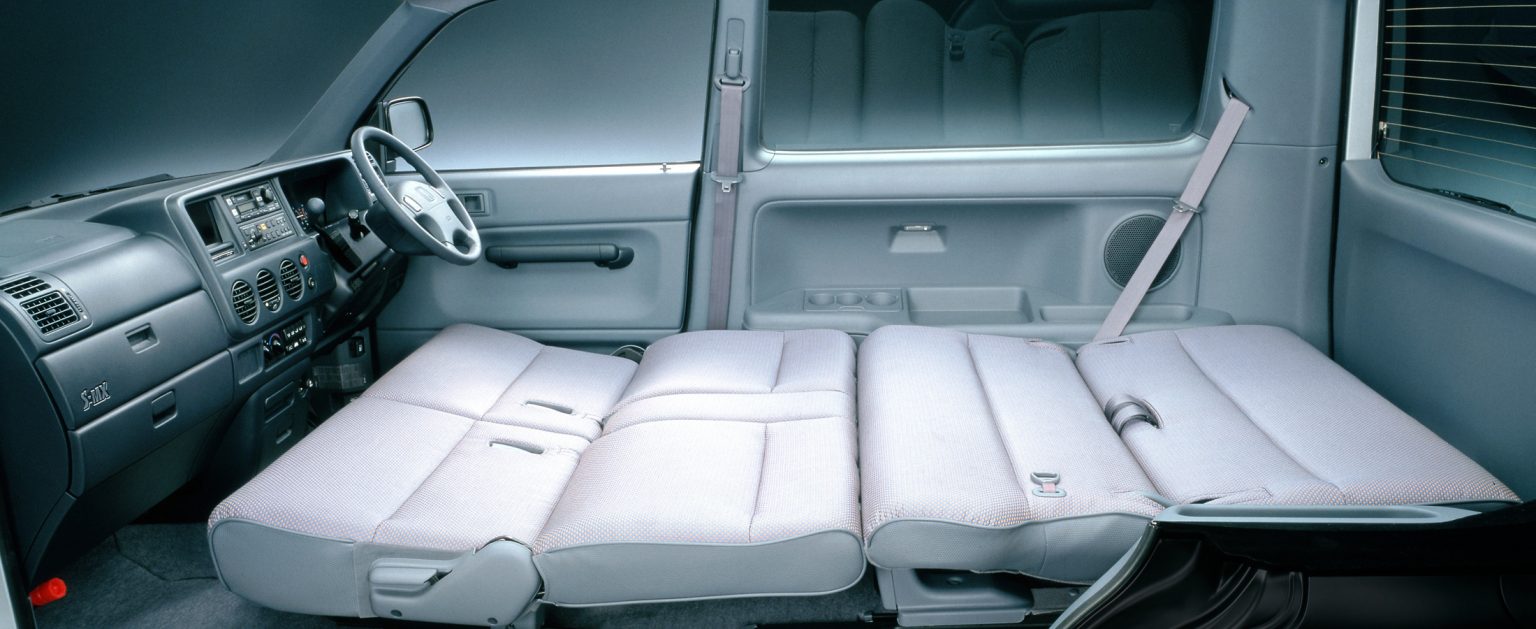 10 strange seating arrangements that left us uncomfortably numb ...