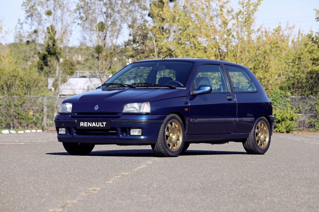 Gold standard: Renault Clio Williams sells for £64,000 at auction ...