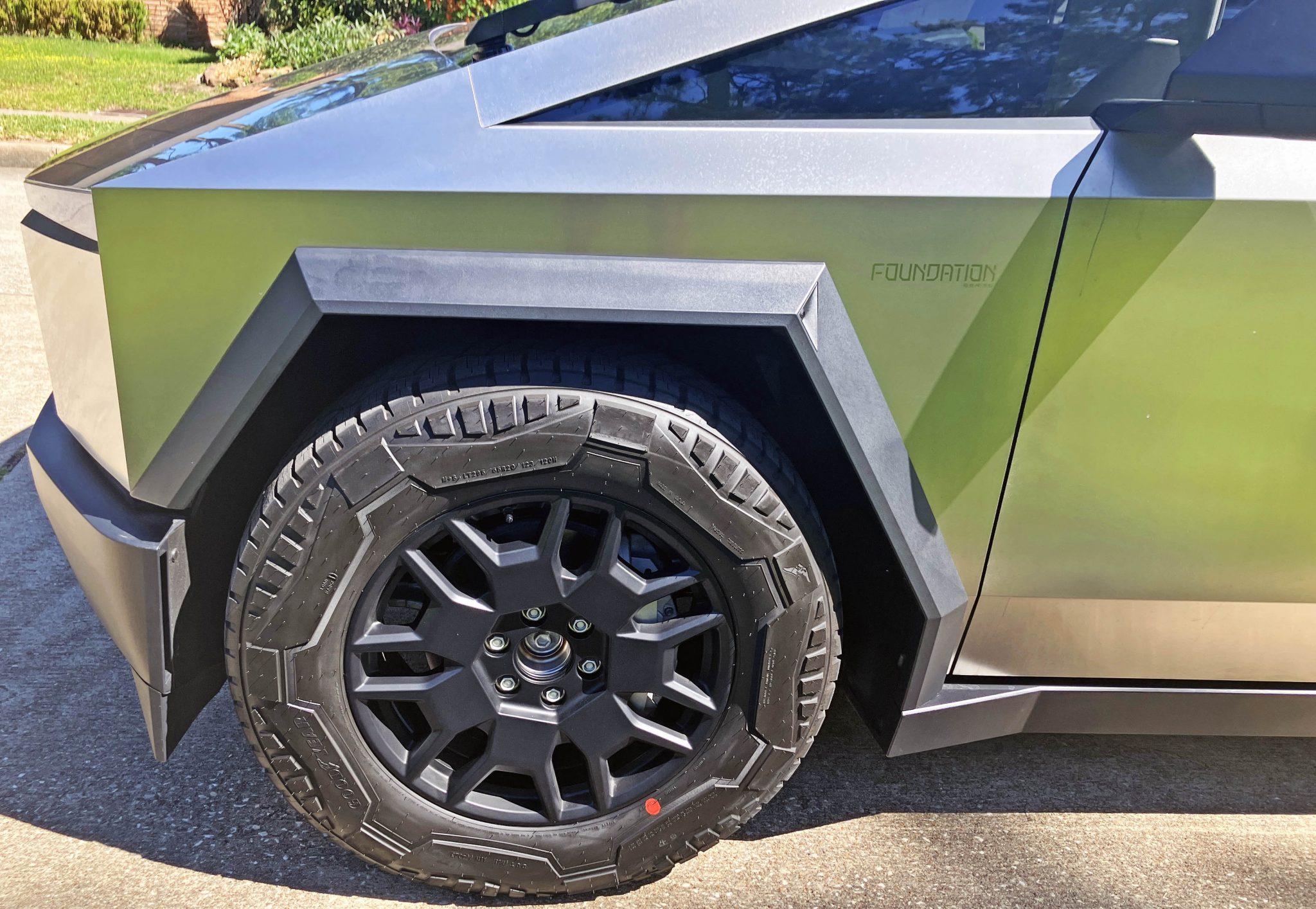 From All Angles, the 2024 Tesla Cybertruck Is Just Different | Hagerty UK