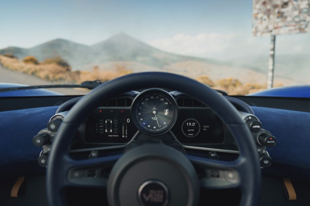 EXCLUSIVE: The GMA T.50 Finally Meets Its Ancestor, the McLaren F1 ...