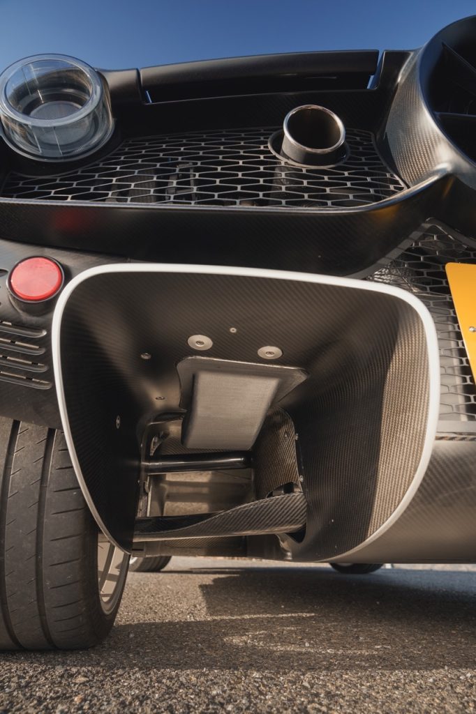 EXCLUSIVE: The GMA T.50 Finally Meets Its Ancestor, the McLaren F1 ...